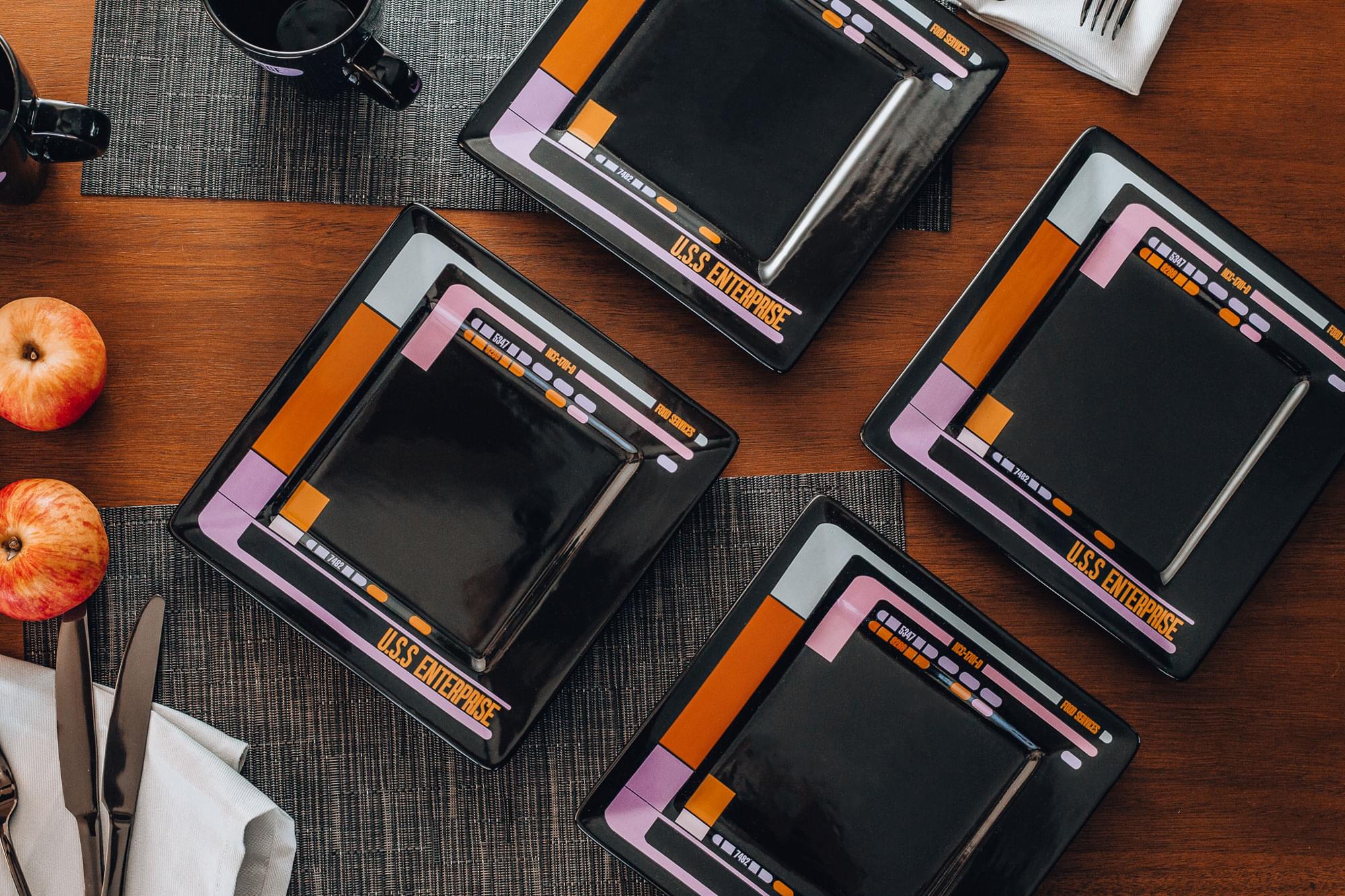 Star Trek LCARS 16 Piece Dinner Set | Free Shipping – Star Trek Unlimited