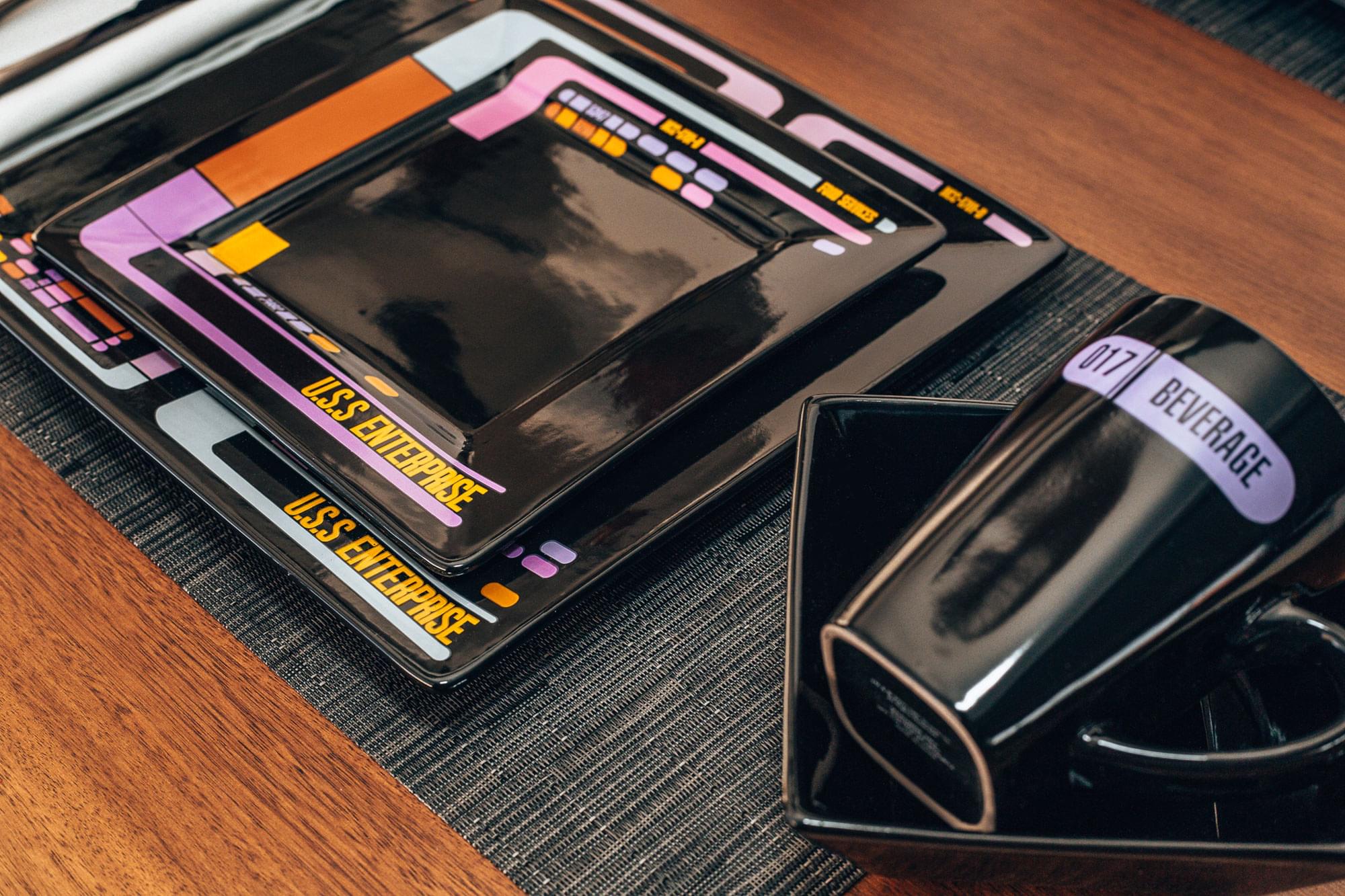 Star Trek LCARS 16 Piece Dinner Set | Free Shipping – Star Trek Unlimited